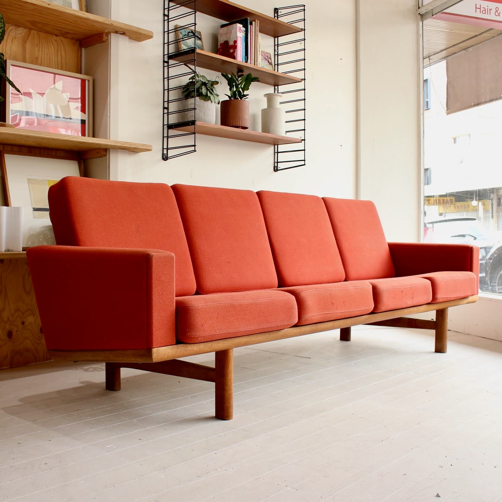 Hans Wegner sofa lounge Model GE236/4 – Juliet's Balcony