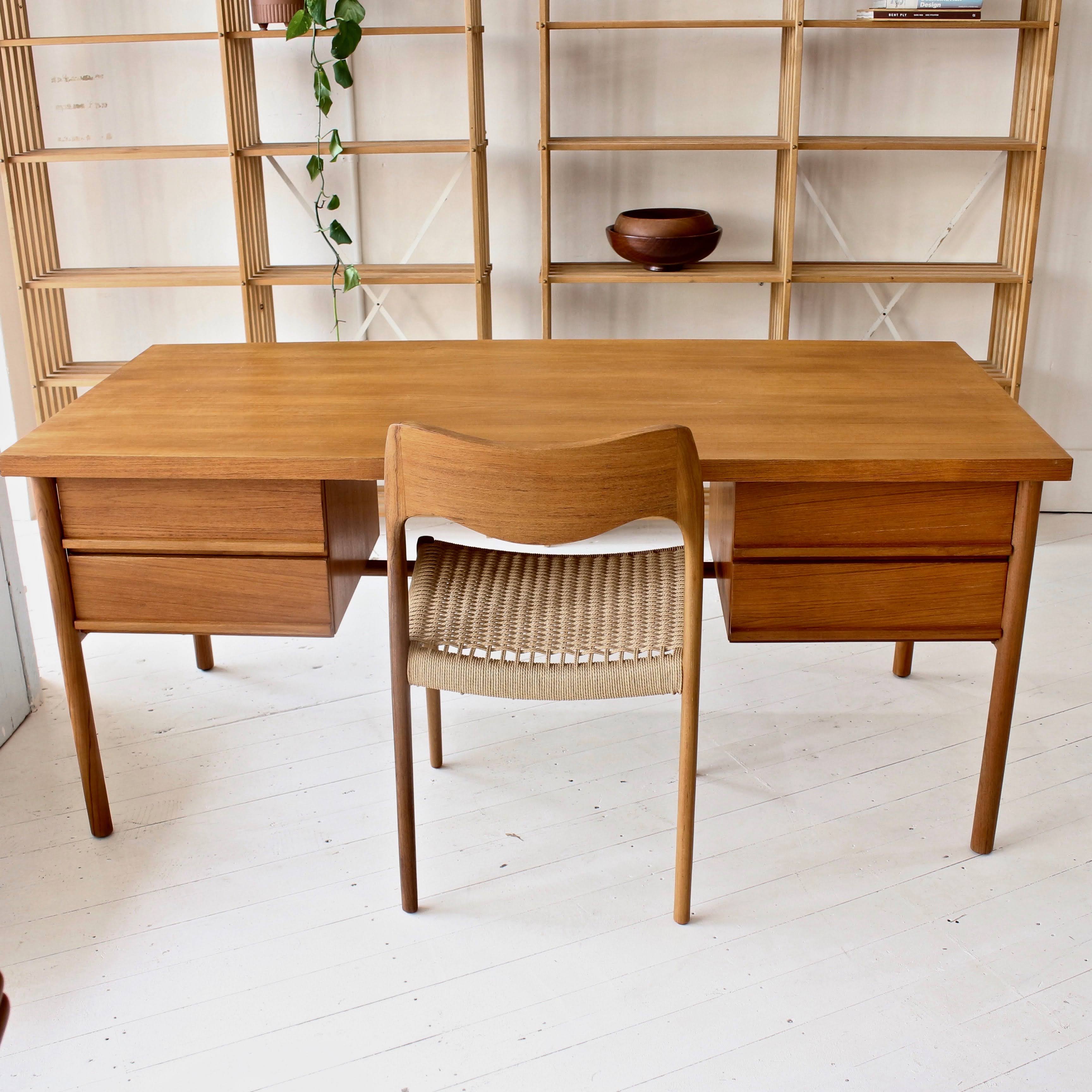 Parker Desk – Juliet's Balcony